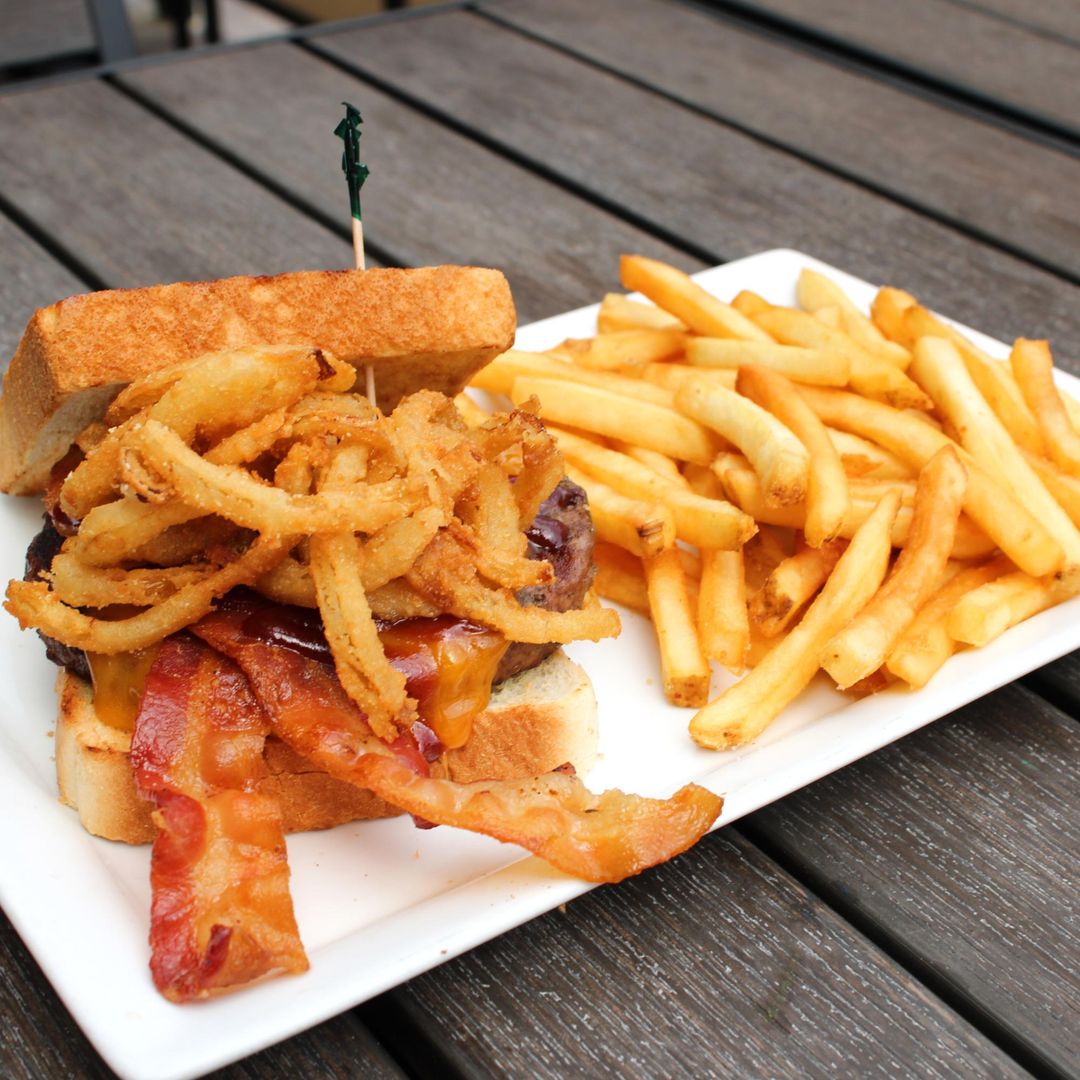 Holidays Pub & Grill - Appleton | Toast