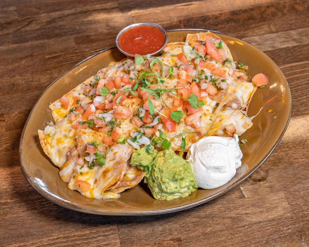 Raices Mexican Cuisine 44805 Mound Rd - Botana Nachos