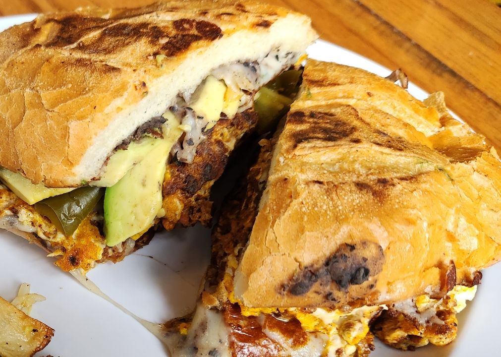 1143 N California Ave - Chilaquiles Verdes