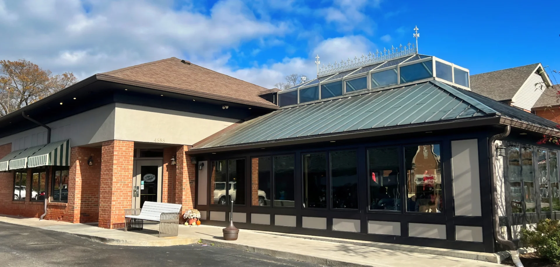 Slatts Pub & Grill Blue Ash