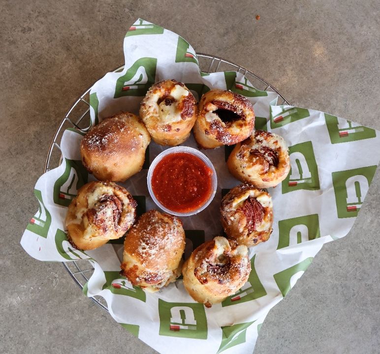 Downtown - 12" BBQ Pizza*