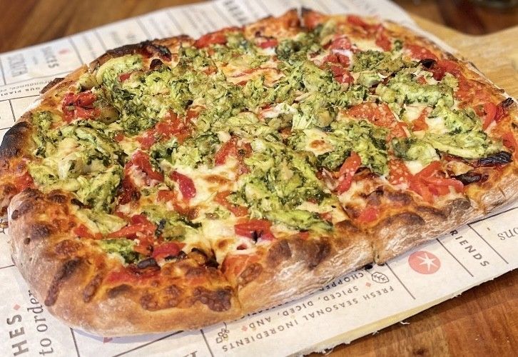Personal Chicken Pesto Pizza | Tomatina