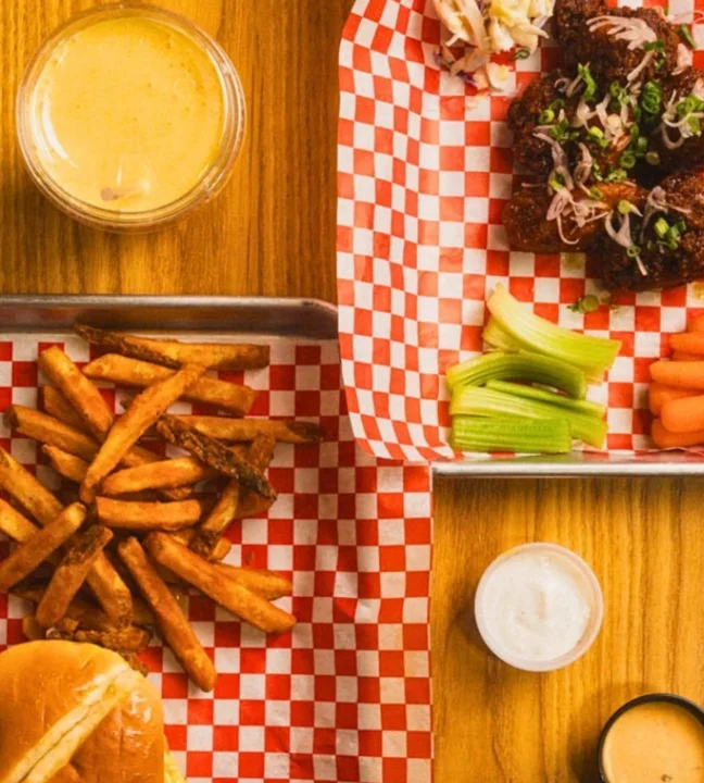 Supreme Wings: Where Flavor Reigns Supreme!