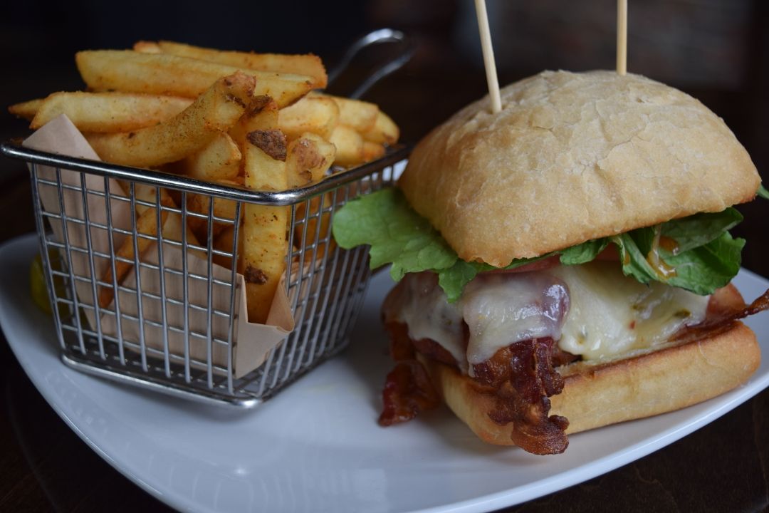 G1 - Griffon Gastropub Niagara Falls | Toast