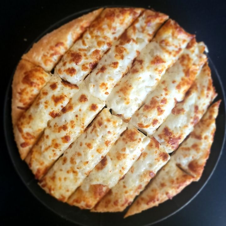 Comanche - 14" Cheese/Custom Pizza