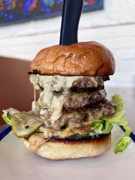 MOUNTAIN BURGER - Mountain Monday Soda