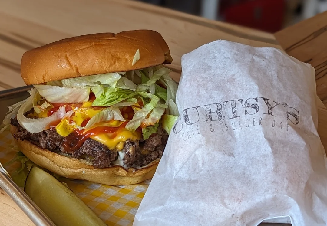 Curtsy's Café & Burger Bar