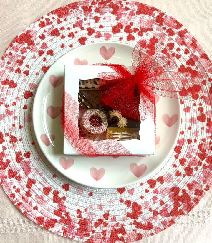 Cleveland Heights - Assorted Mini Pastry Box