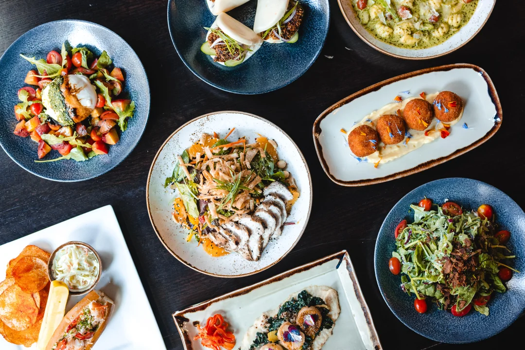 881 Middlefield Rd - White Smore