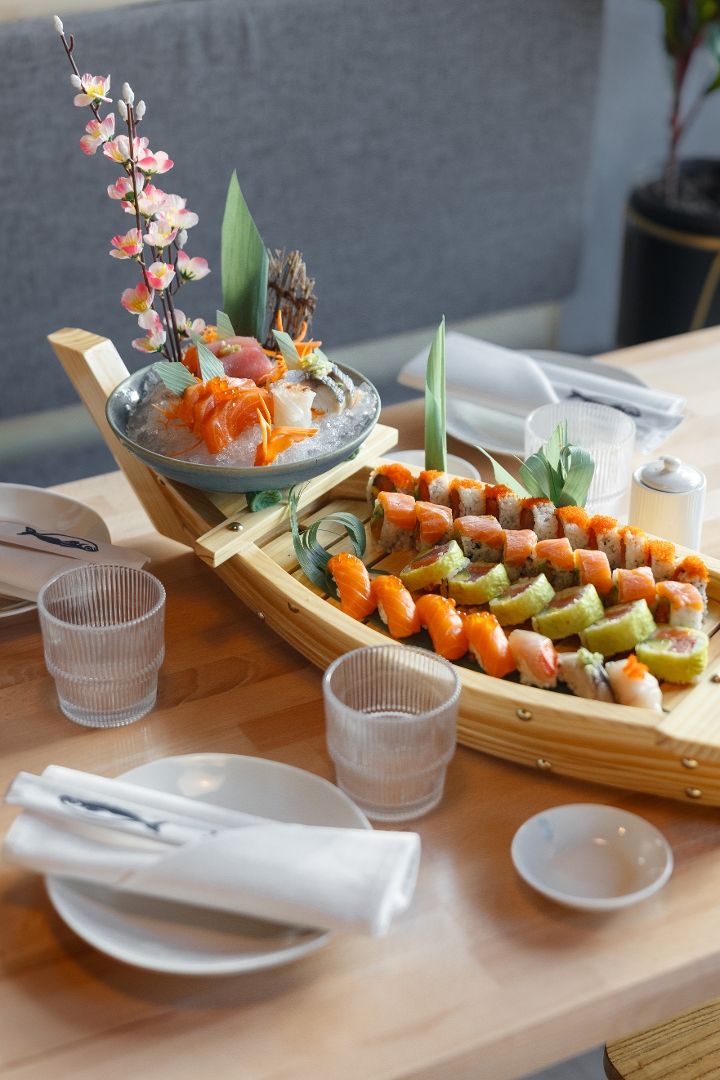 Hoshi Boat Royal | Hoshi & Sushi