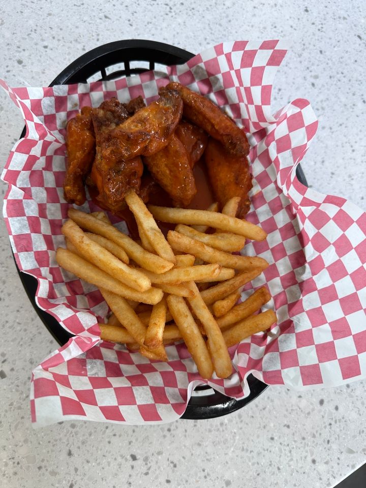 The Flavor Lab Wings & Burgers | Toast