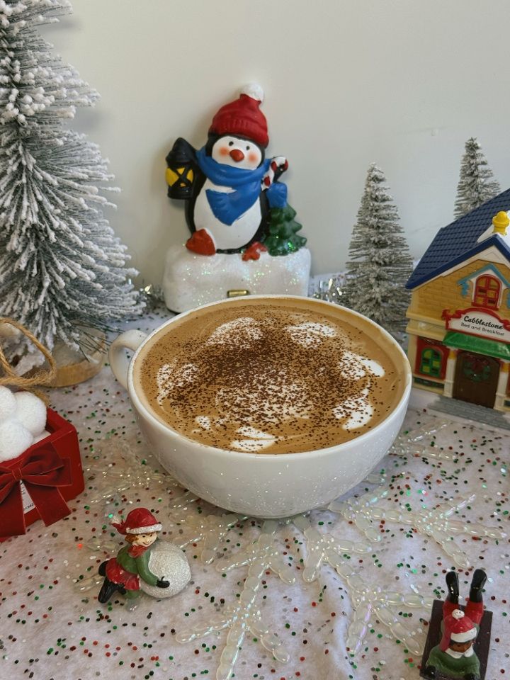 111 Main St - Frosted Mint Hot Cocoa