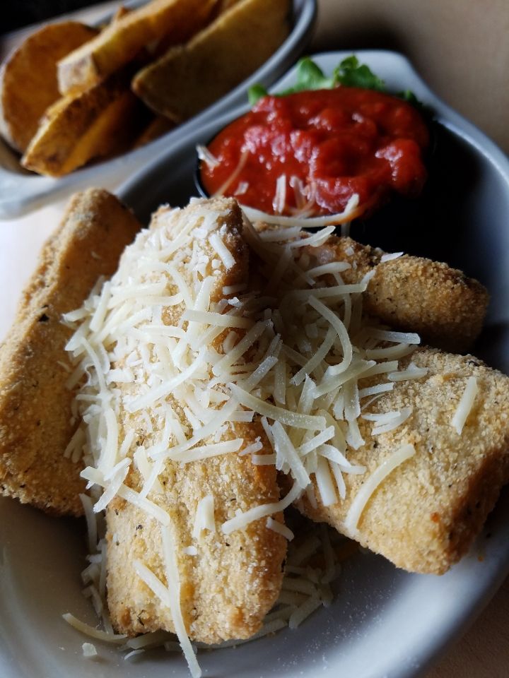 Joey's Kendal Tavern - Chicken Parmesan