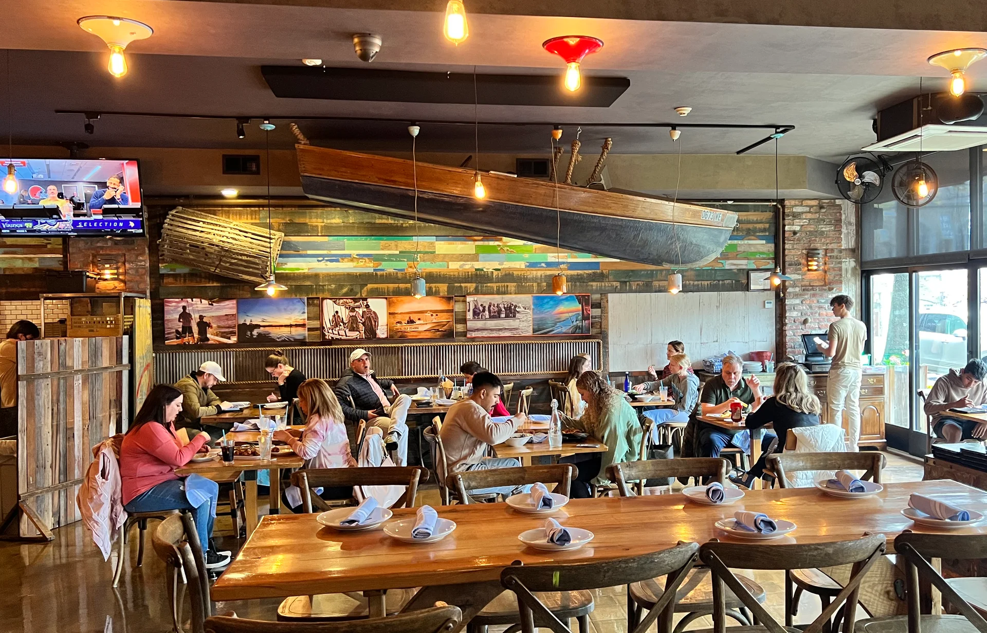 Dine In at Exit 4 Food Hall
