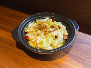 小花园 Yuan - 黑松露炒土豆丝 Stir-Fried Shredded Potatoes w. Black truffle sauce