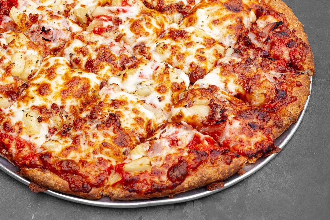 SM Hawaiian | JT's Pizza & Pub