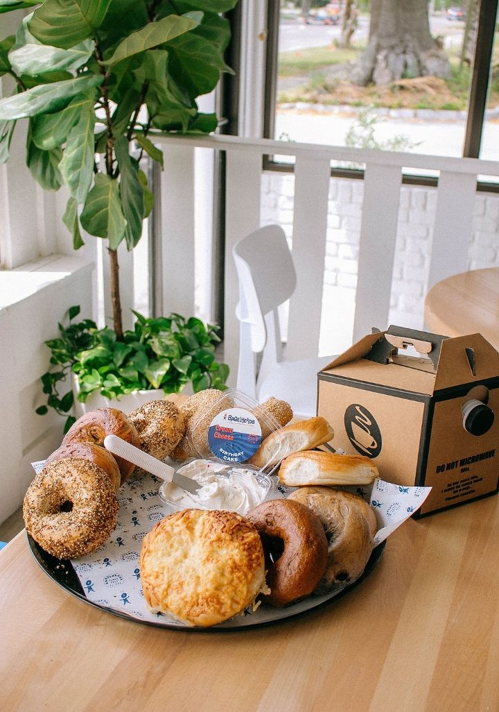 10015 N Davis Hwy - Pensa-Colada