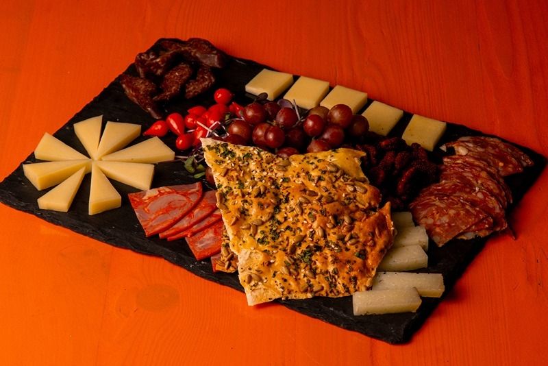 restaurant-profile-page-wrapper.page-title