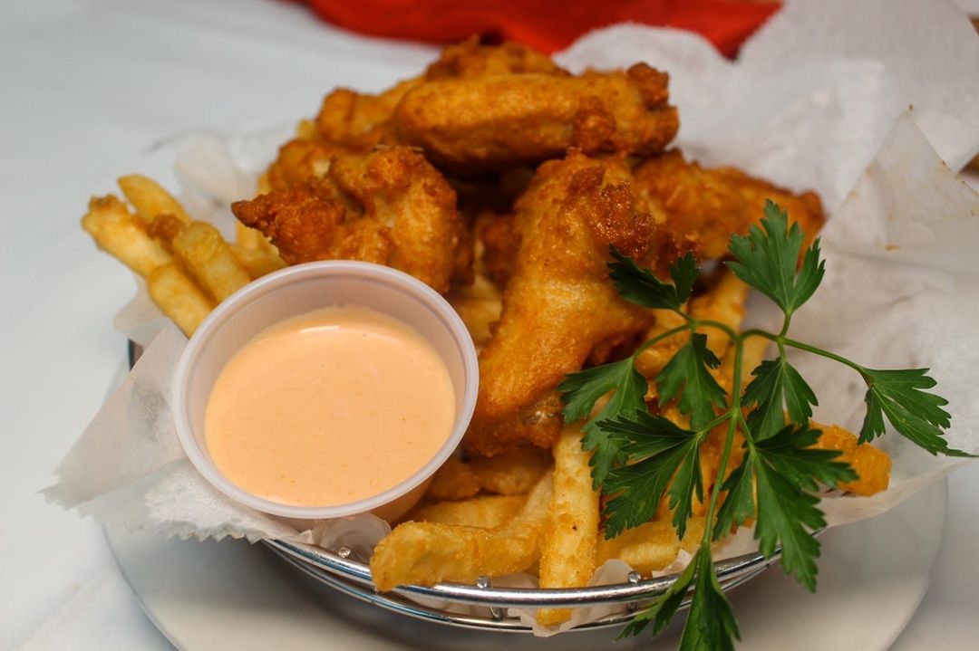 Tierra Colombiana Restaurant - Alitas/Papas (Kid's)