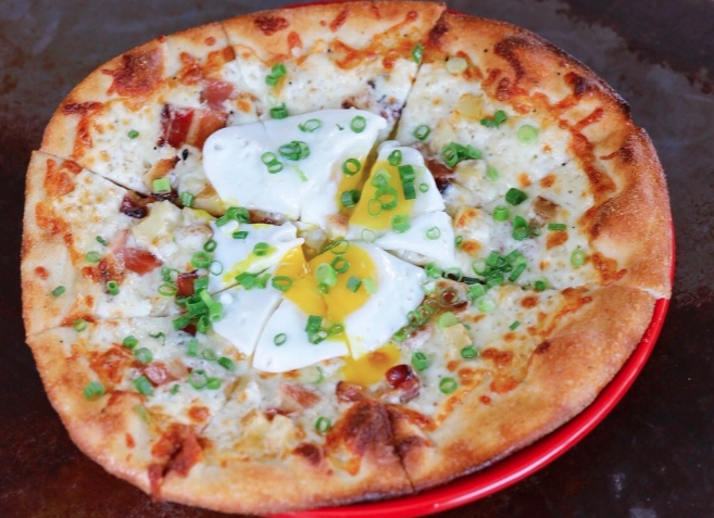 The Golden Bear - Breakfast Pizza