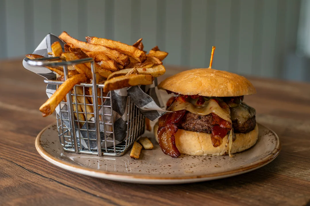 Ben Franklin's Taproom and Grille - Smash burger Double