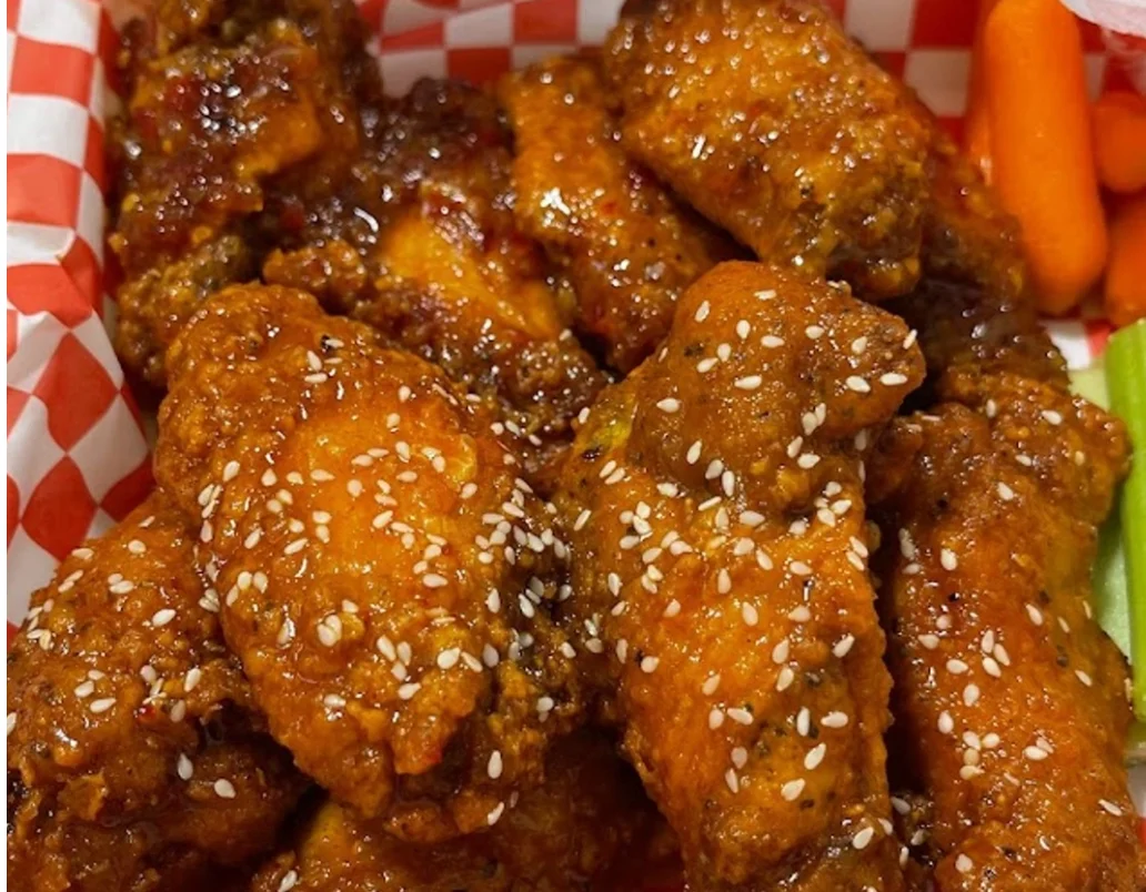 Supreme Wings: Where Flavor Reigns Supreme!