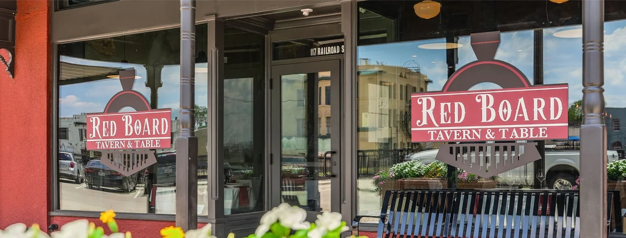 Red Board Tavern & Table