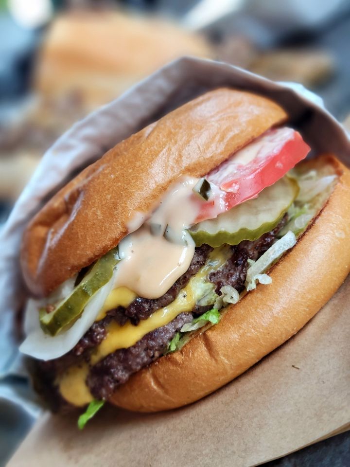 Walker's on Main - BEC Smashburger