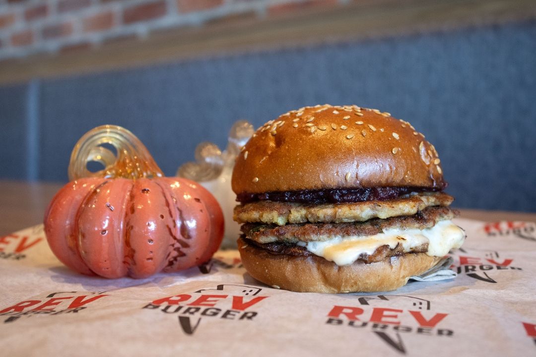 REV Burger - Diet Pepsi - 12oz CAN