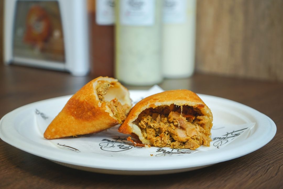 Pa' Paraguana - Kissimmee 2381 N Orange Blossom Trail - Tres leches Grande