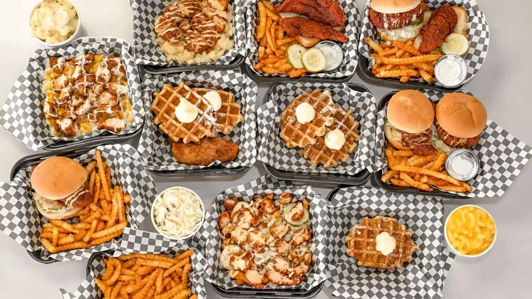 Al's Hot Chicken - Corona - calypso strawberry lemonade