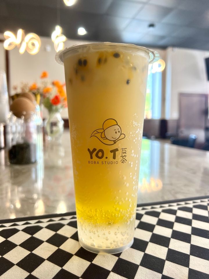 4615 Centre Avenue - Four Seasons Oolong Milk Boba Tea 四季波波真奶