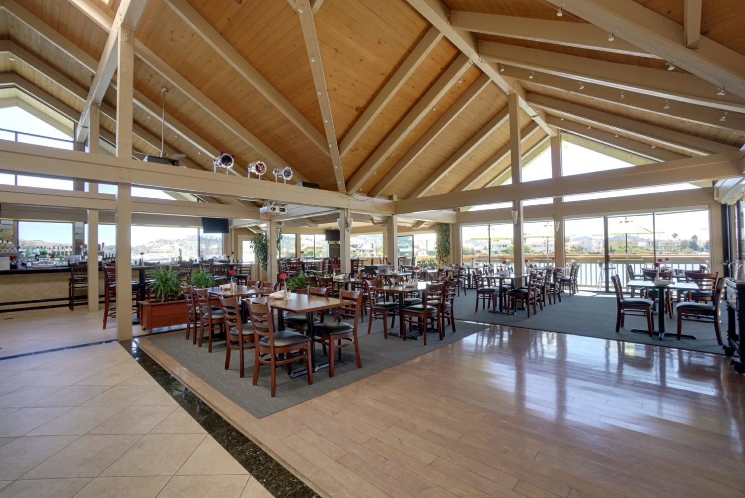 Lighthouse Bar & Grill