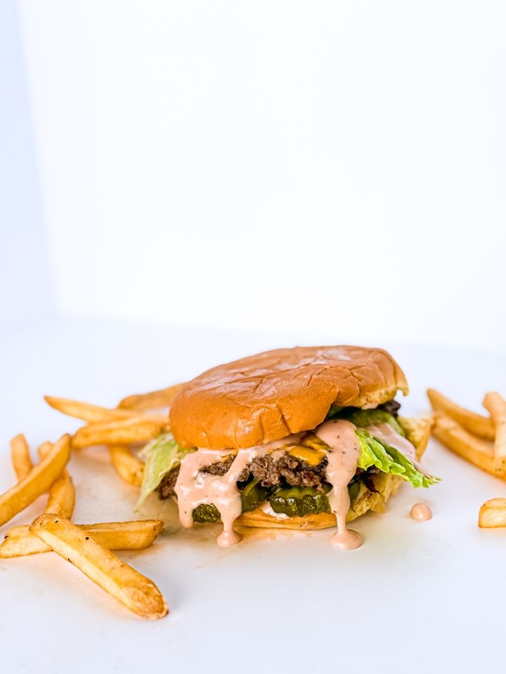 Fat Als Daphne - Build Your Own Smash Burger