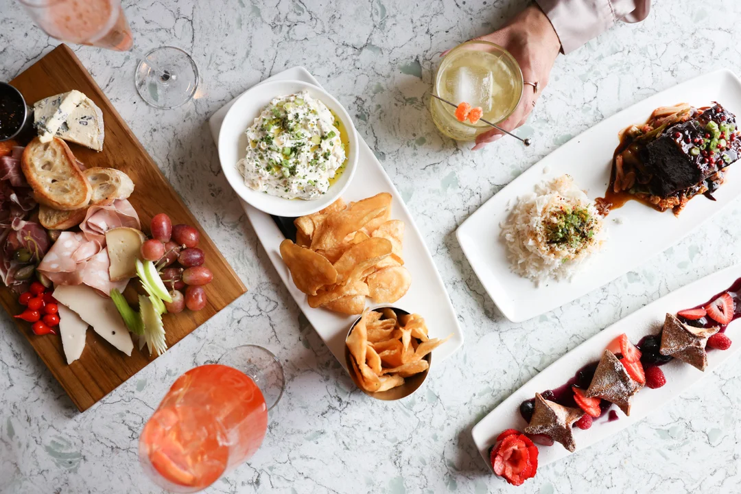 Blanc Champagne Bar - Crabcakes - no caviar