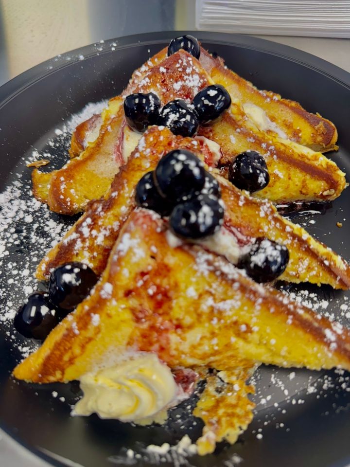 Arts Drive IN - Gravy Bread