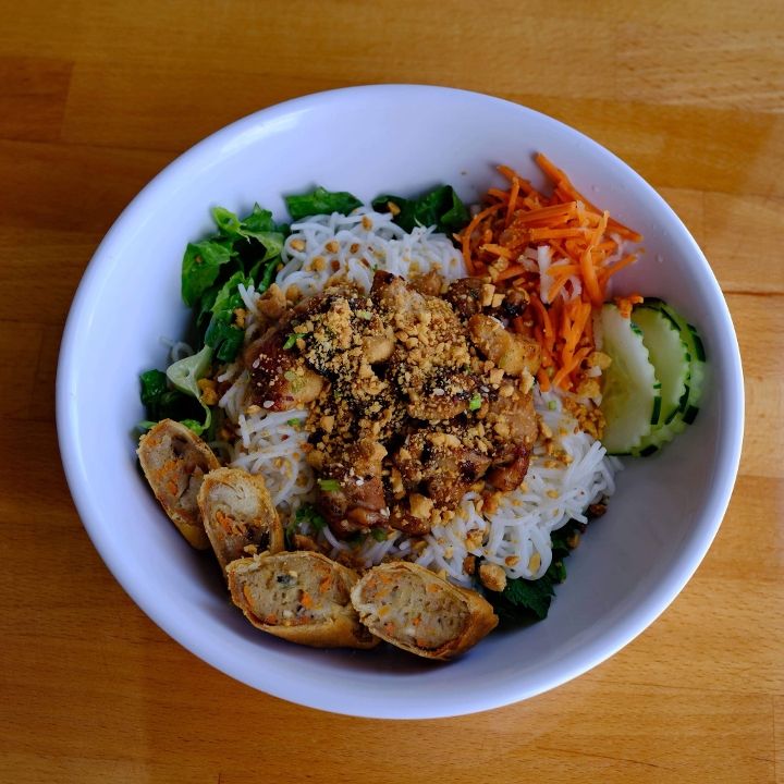 Singhs Vietnamese UTSA Singhs Vietnamese UTSA - Winghs