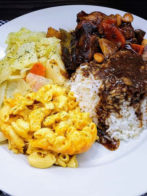 Gigi's Place Soul Foods - Black Eyed Peas w/ White rice