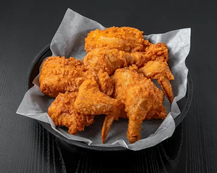 The Shops of Countrybridge - 8 pcs Chicken w/ Lrg Side + 2 cookies