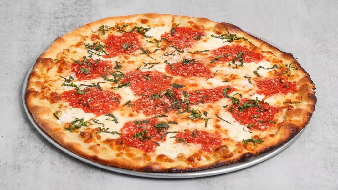 156 Magnolia St - LG Classic Cheese pizza