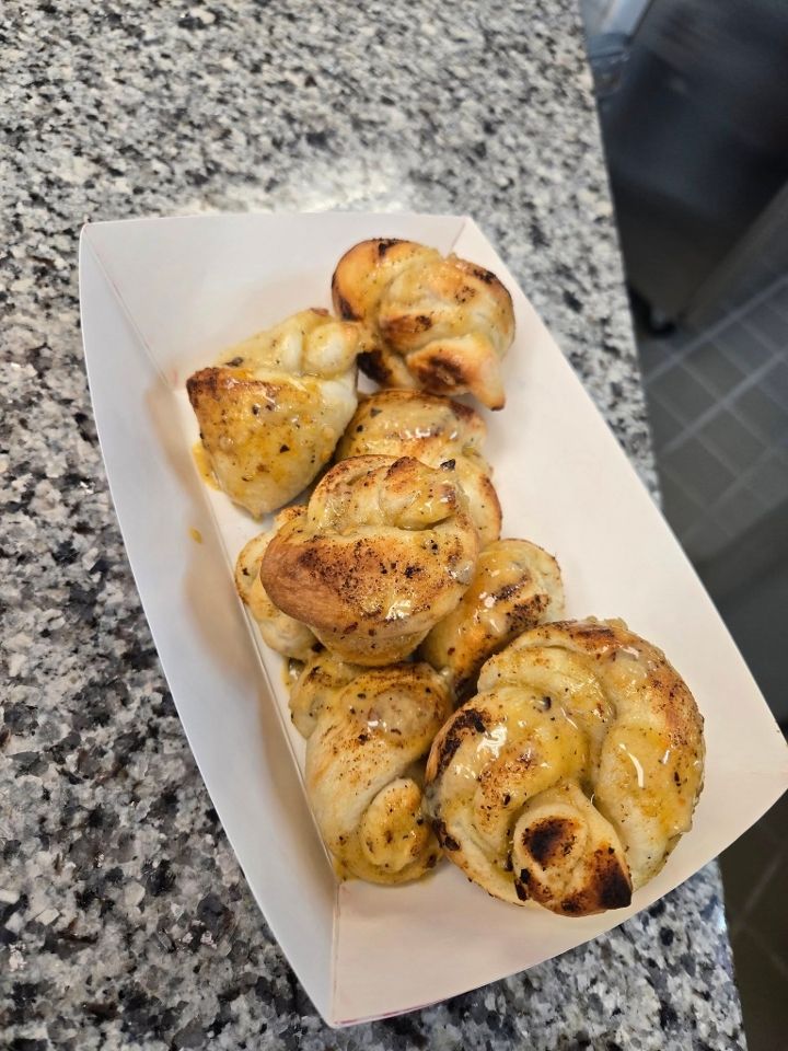 DeFazio's Pizzeria 9415 Apison Pike | Toast