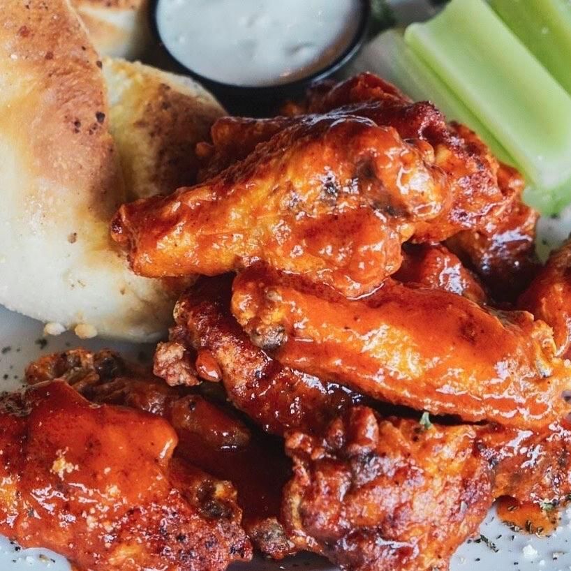 Danny Boys Canton - Italian Wedding Pizza - Medium (8 Slices)