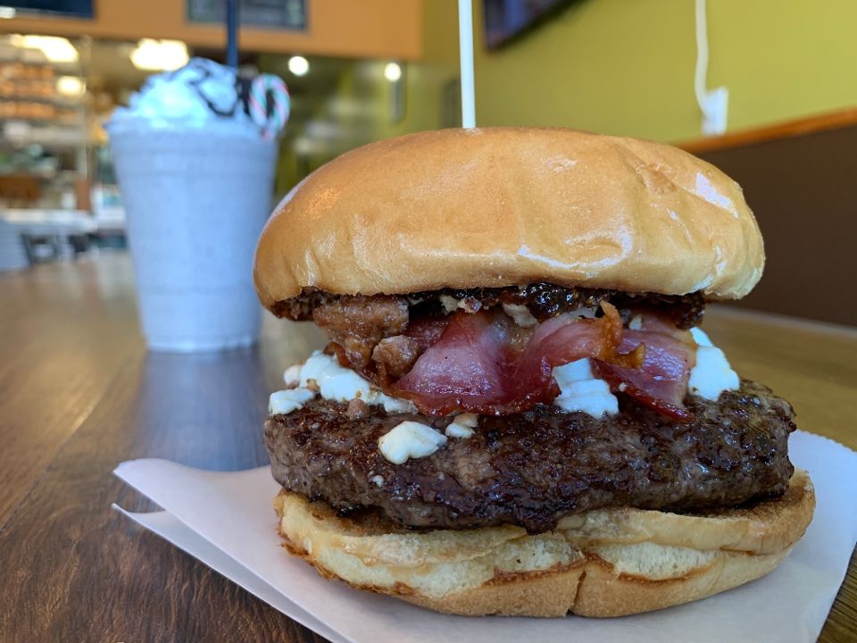 141 Gateway Circle - Half Sweet & Half Unsweetened Tea