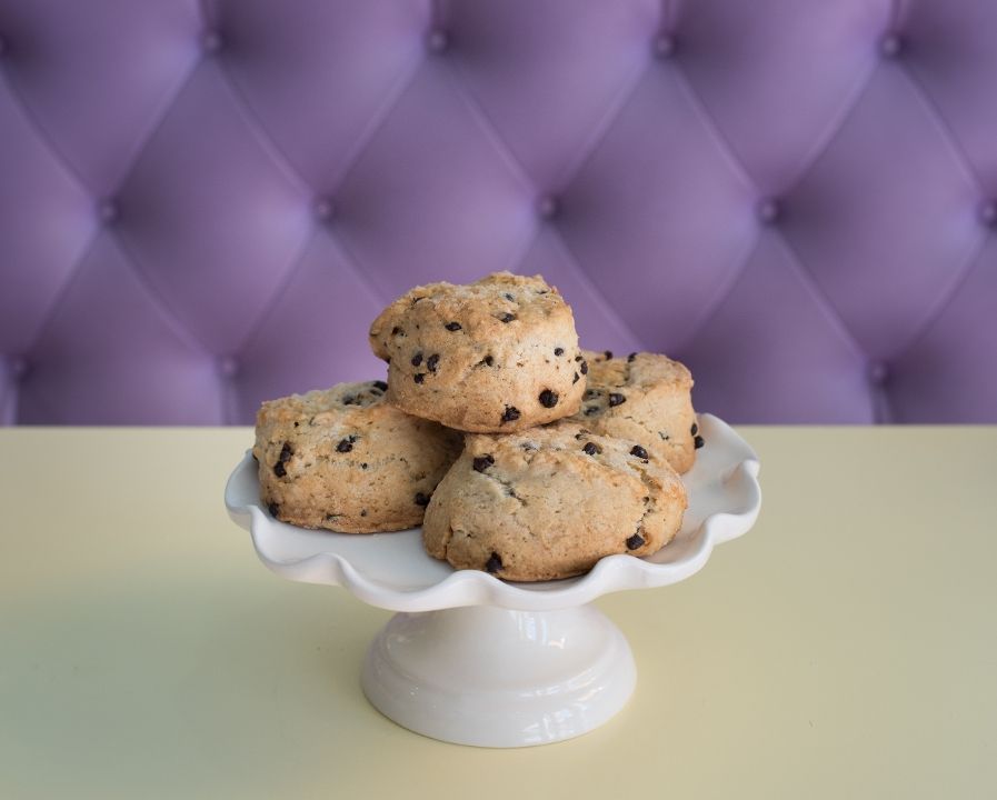 Lincoln Park - 6" 2 Layer Banana Chocolate Chip Cake with Chocolate ...