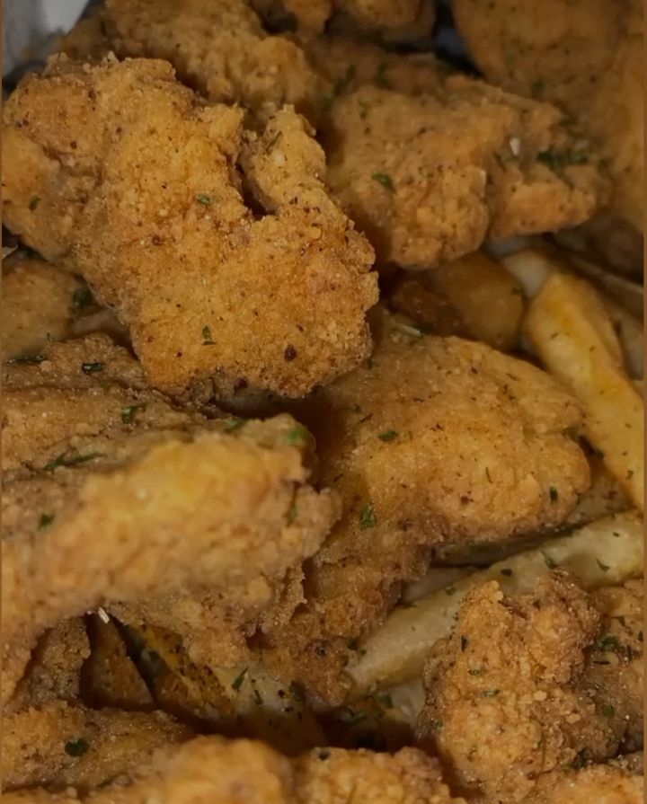 Shugar Shack Soul Food Truck - Fried Chicken Sandwich