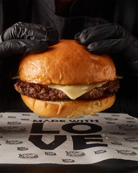 Junior's Plain | Junior Colombian Burger 1