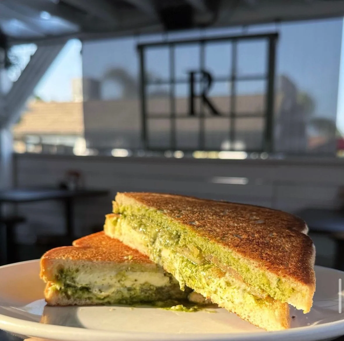 R Cafe - Northridge
