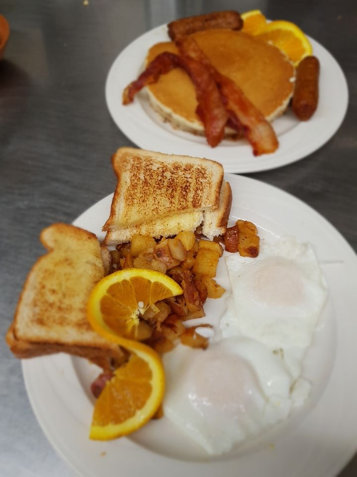 Kizl's Family Restaurant - Bowl NE Clam Chowder