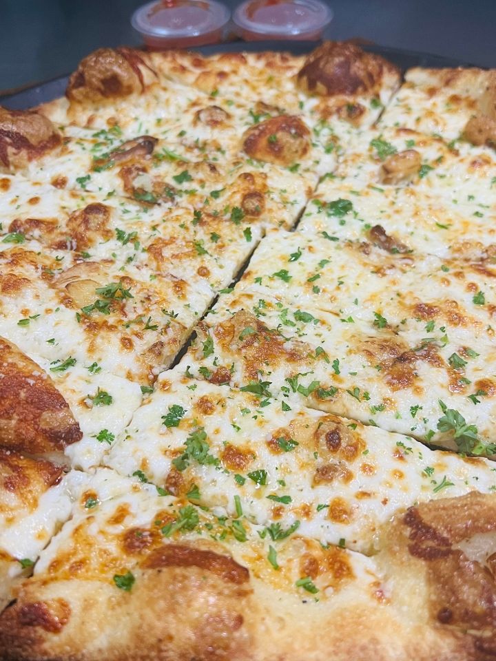 MOM'S PIZZA & PASTA - Pesto Chicken Panuozzo