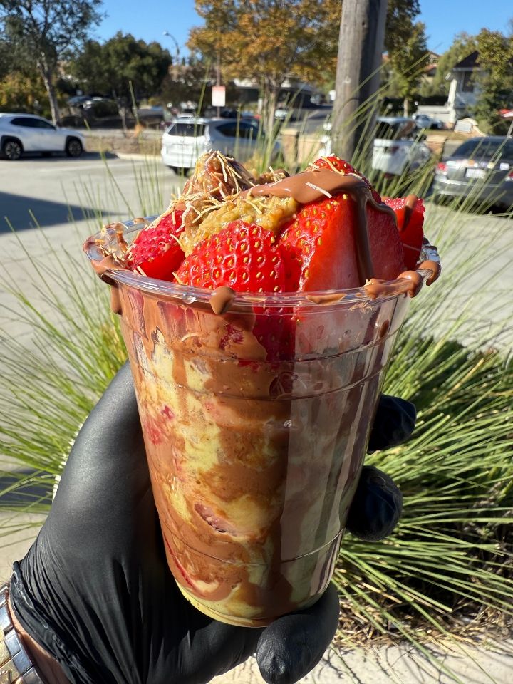 1610 East Thousand Oaks Boulevard - Strawberry Pistachio Dubai Cup